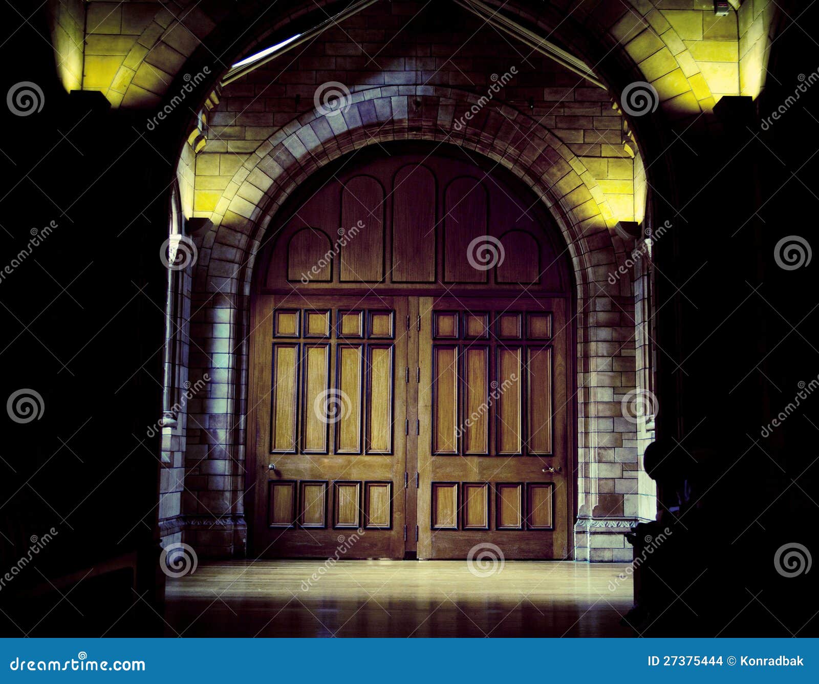 Medieval Gate Opening Mechanism Stock Photo | CartoonDealer.com #43468566