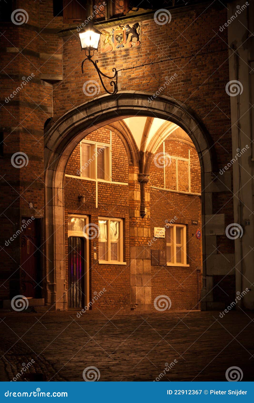 Medieval Gate Opening Mechanism Stock Photo | CartoonDealer.com #43468566