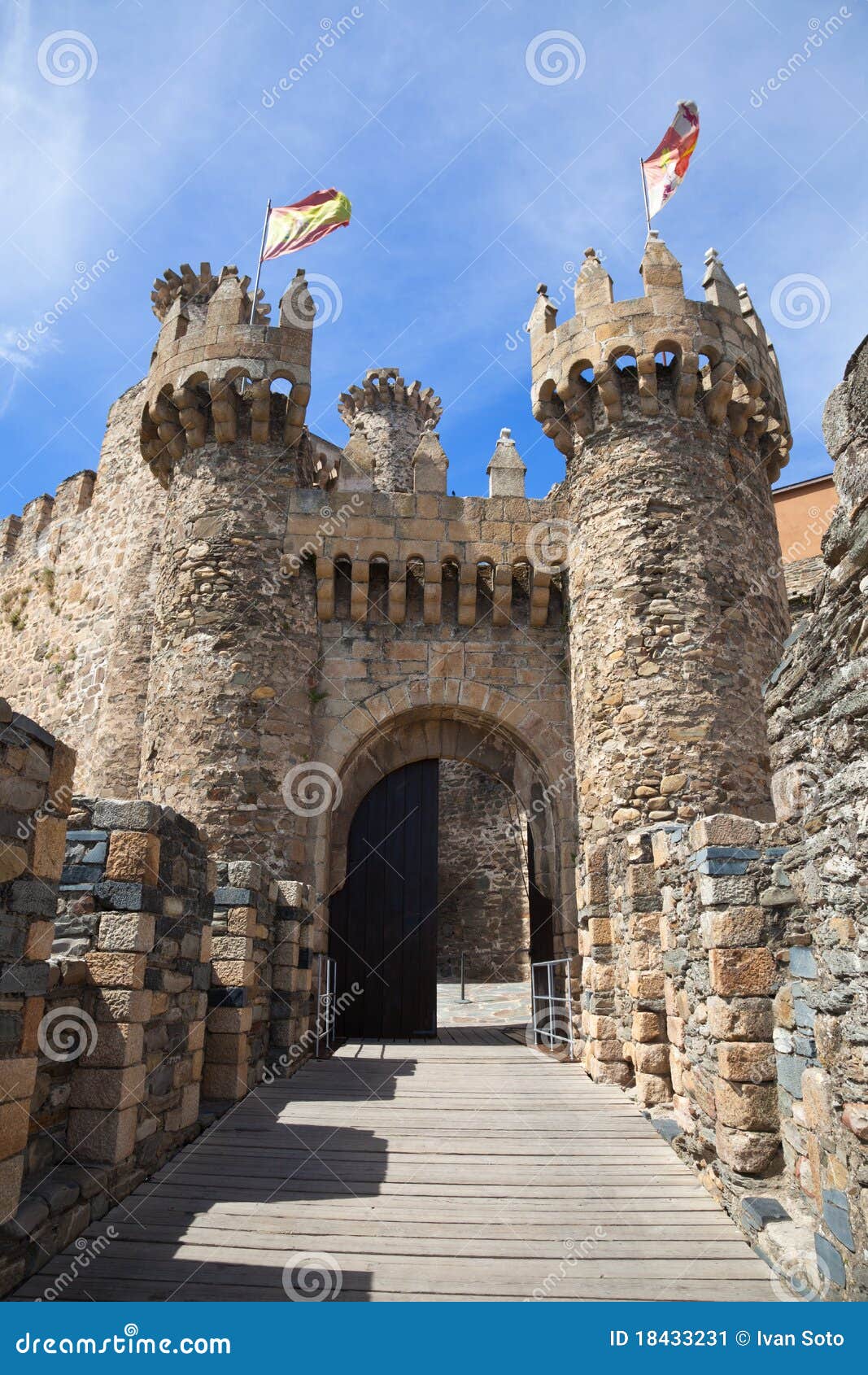 Medieval Gateway, Ponferrada Stock Image - Image of tower, door: 18433231