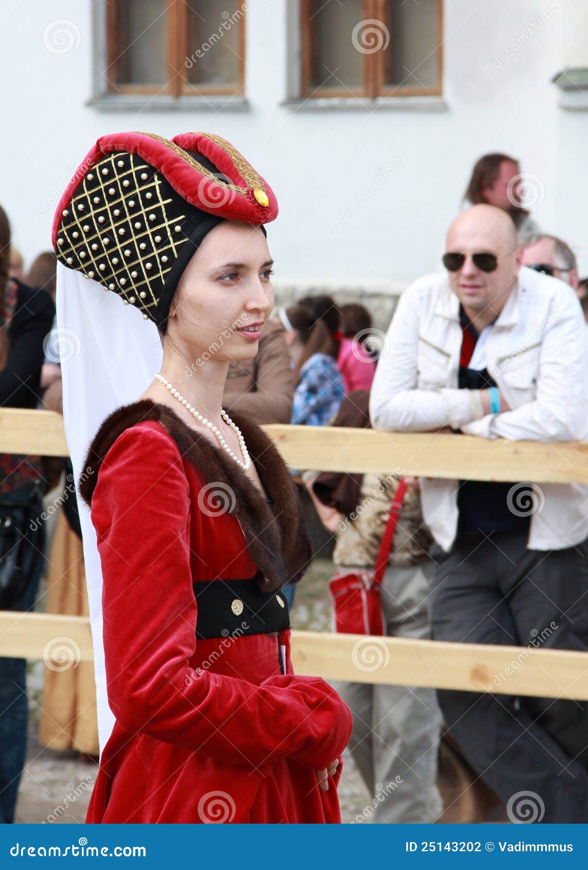 Medieval girl editorial photography. Image of medieval - 25143202