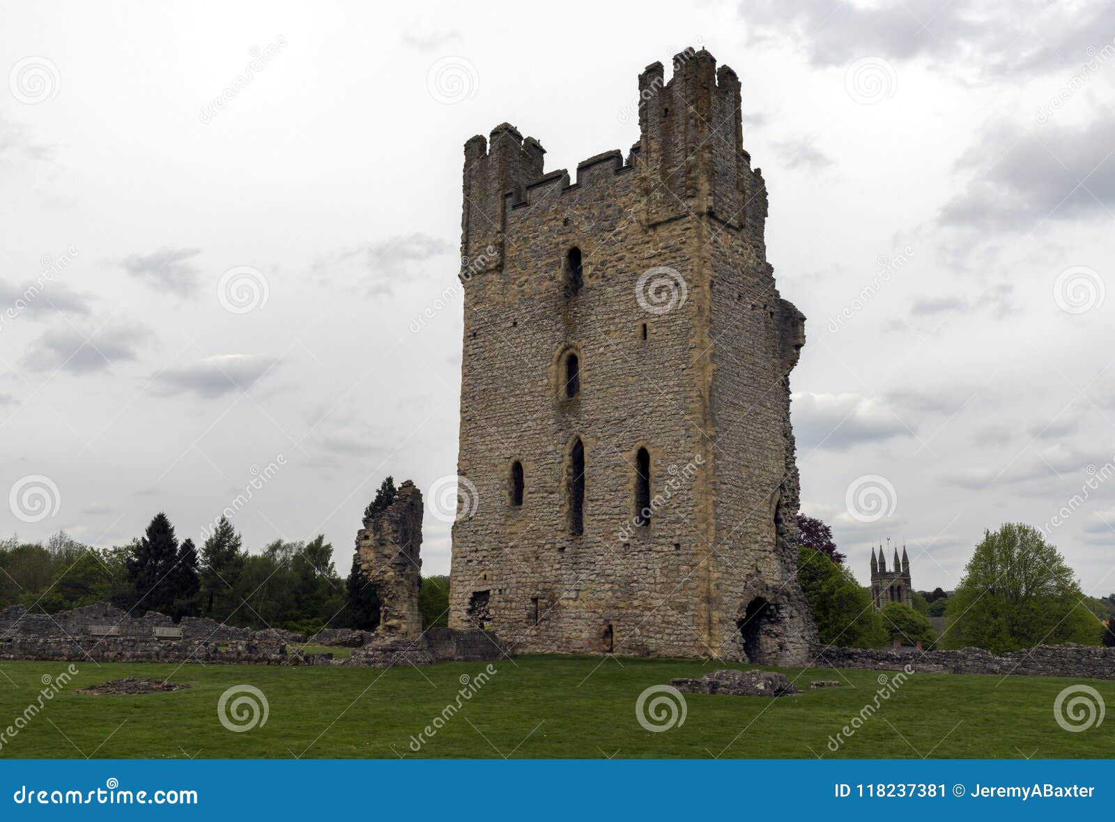 Helmsley Castle, Helmsley, North Yorkshire Moors, North Yorkshire ...
