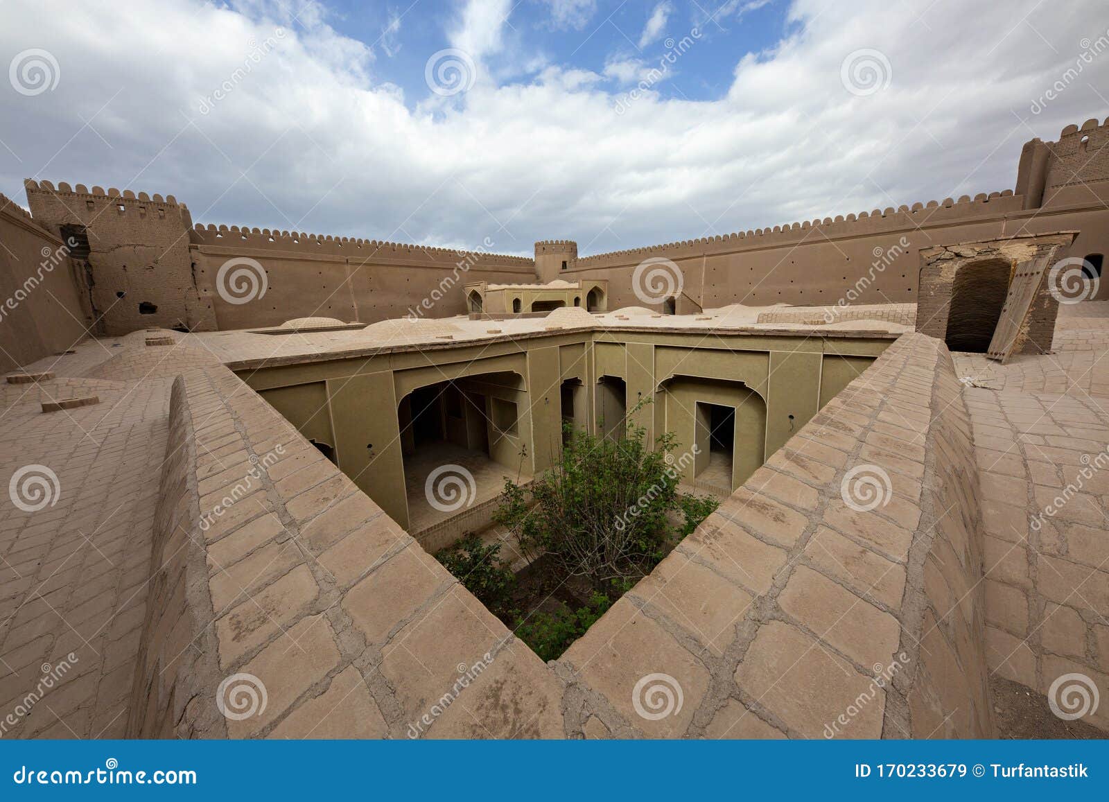 Medieval Kasteel Van Rayen in Kerman, Iran Stock Afbeelding - Image of ...