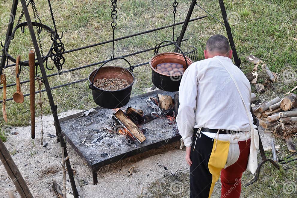 Medieval kitchen 3 editorial photo. Image of cook, ancient - 117795211
