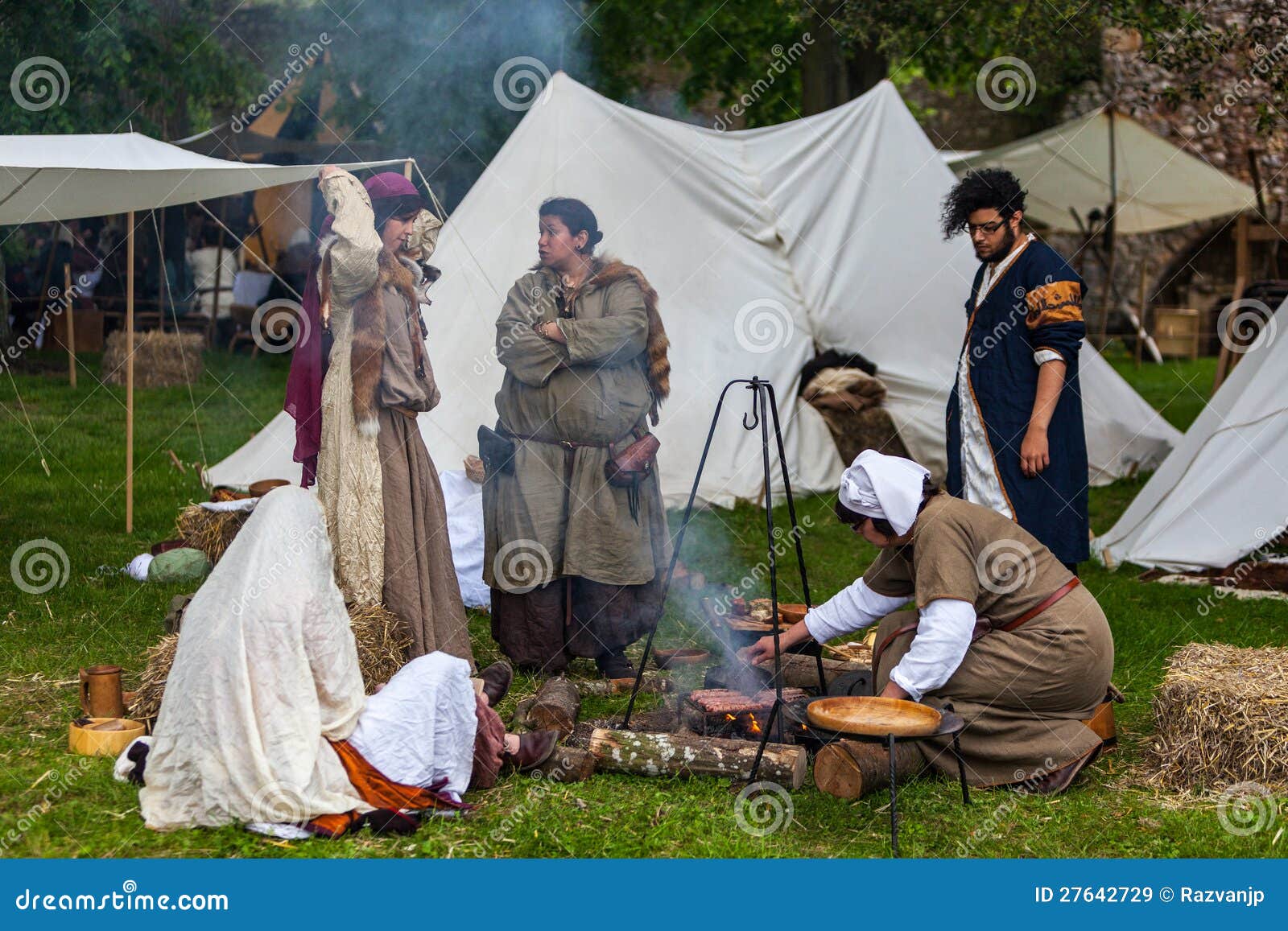 Medieval People Cooking editorial stock image. Image of festival - 27642729