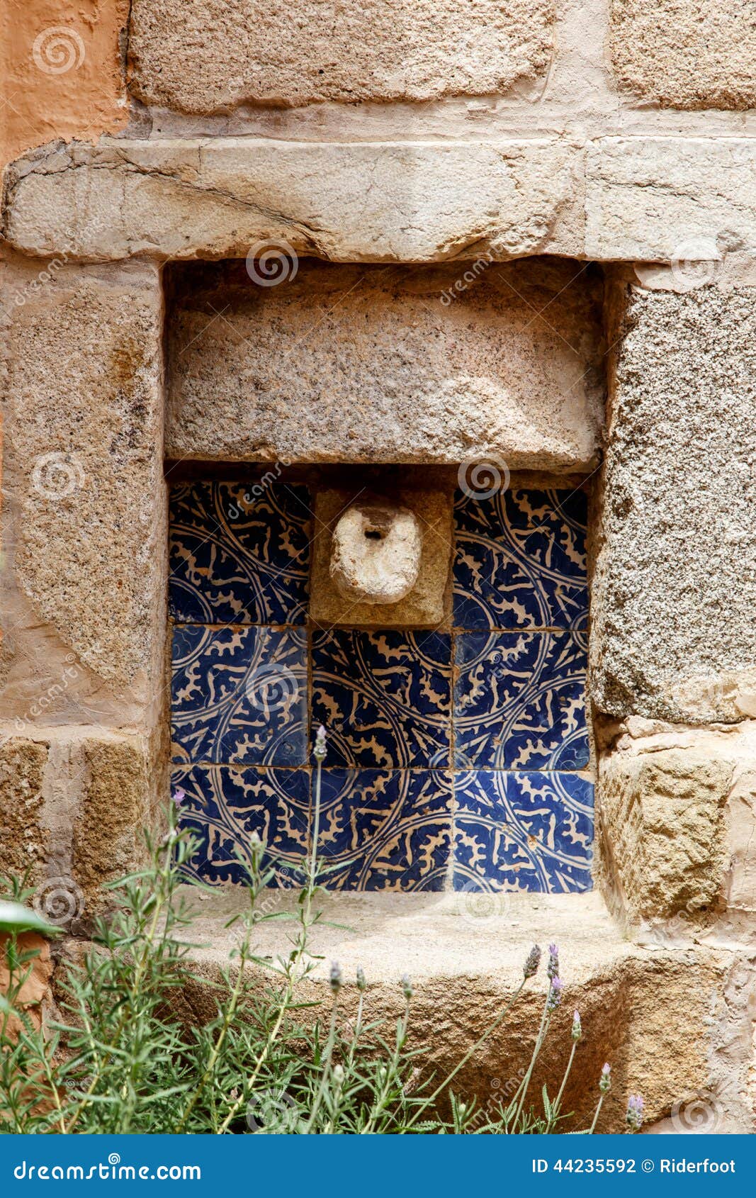 Medieval Water Cistern Well San Gimignano, Siena, Tuscany, Italy Stock ...