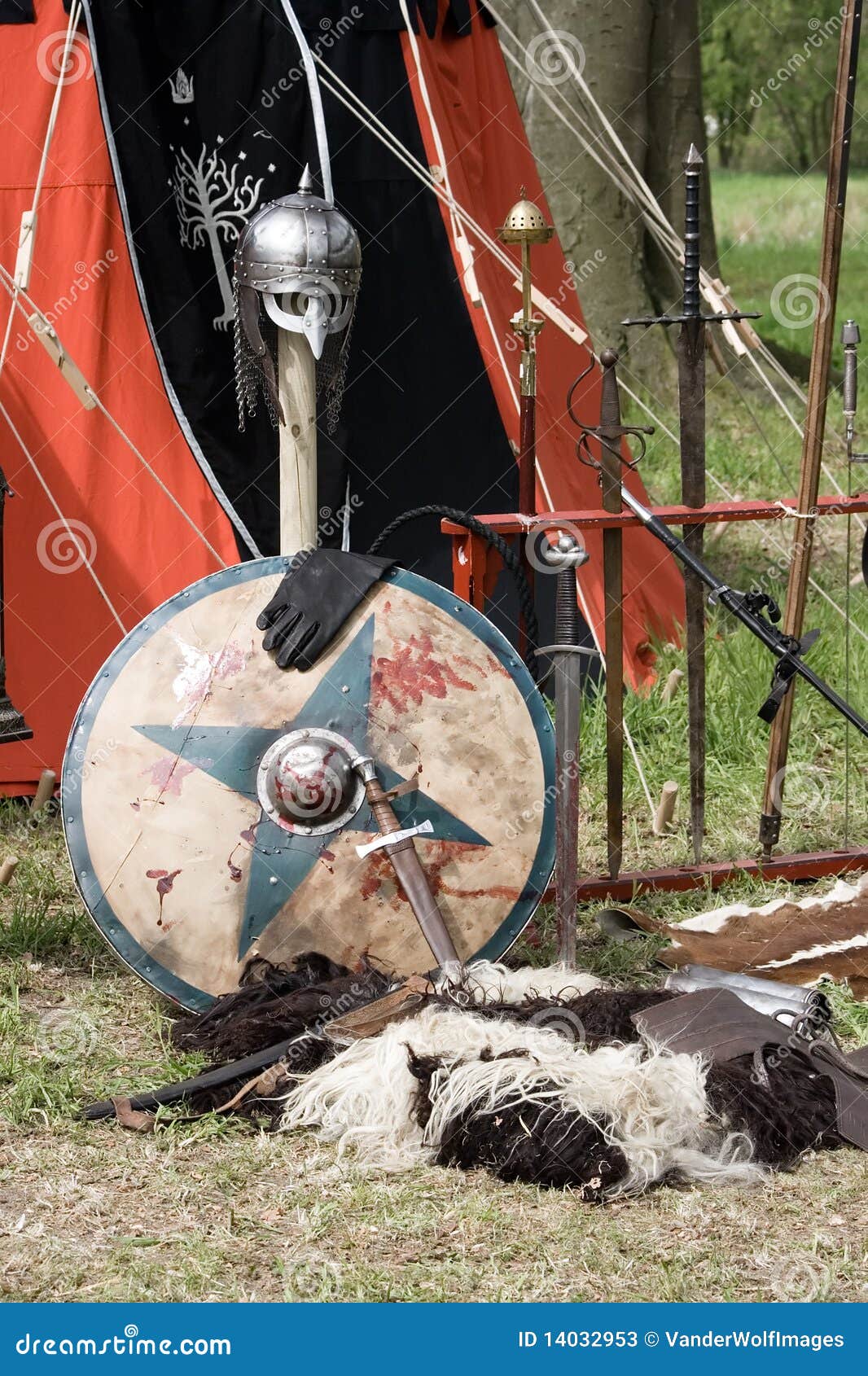 Heavy Weaponry Combat Vehicle. Howitzer 155/52 SIAC. Display Of ...