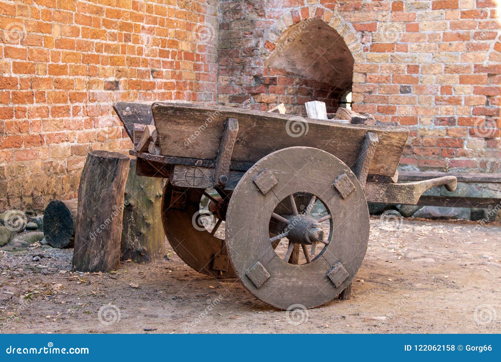 Medieval Wooden Door On Castle Antiquity Castle Iron Bolt Door Lock ...