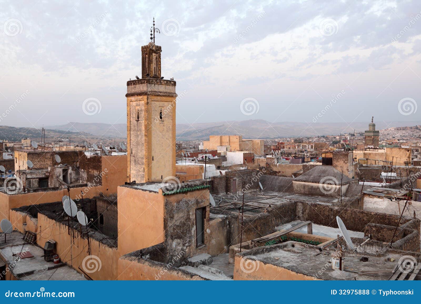 Medina von Fes, Marokko stockfoto. Bild von dach, marokko - 32975888