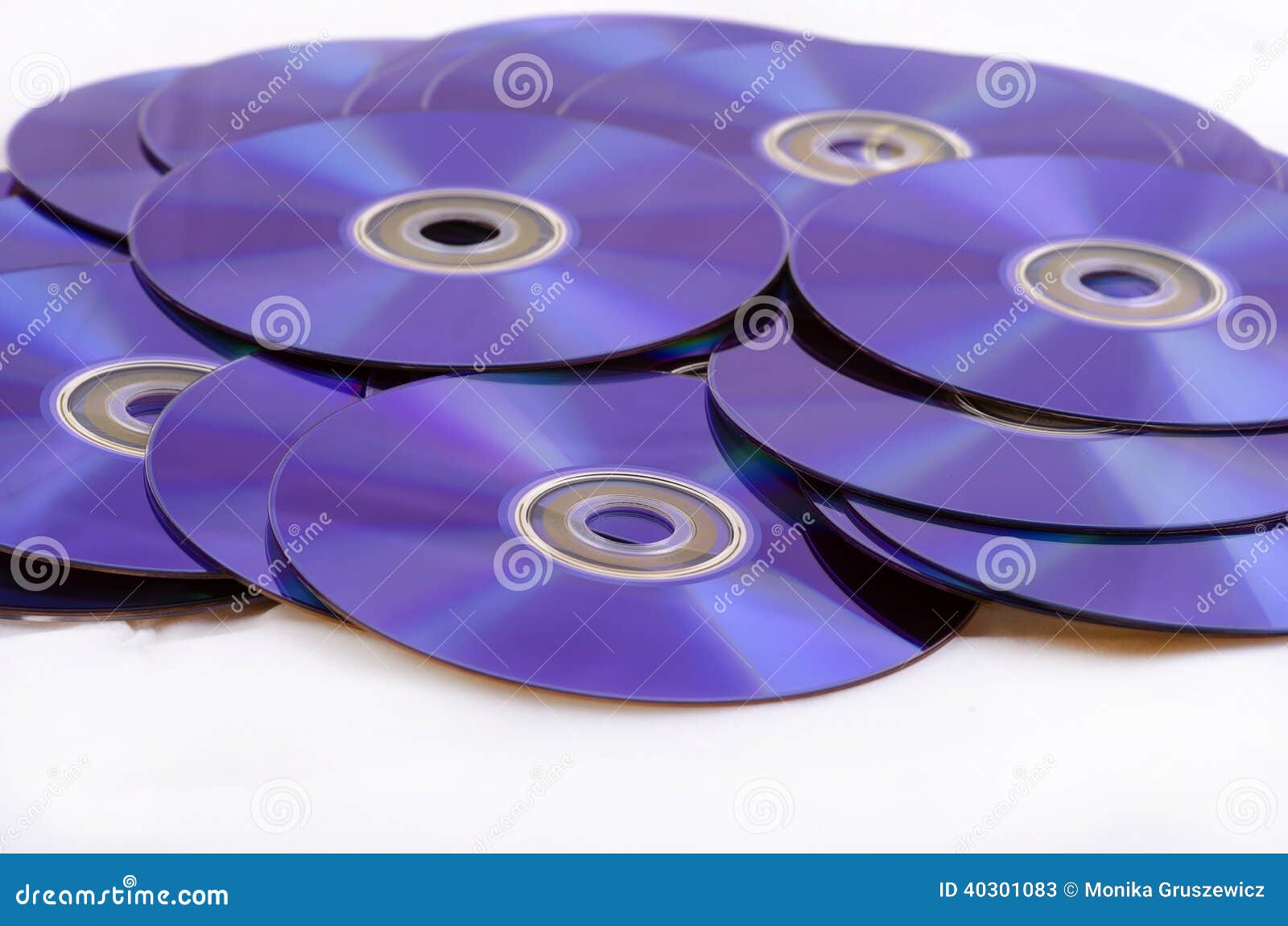 Medios De Digitaces Para Almacenar Datos. Imagen de archivo - Imagen de ...