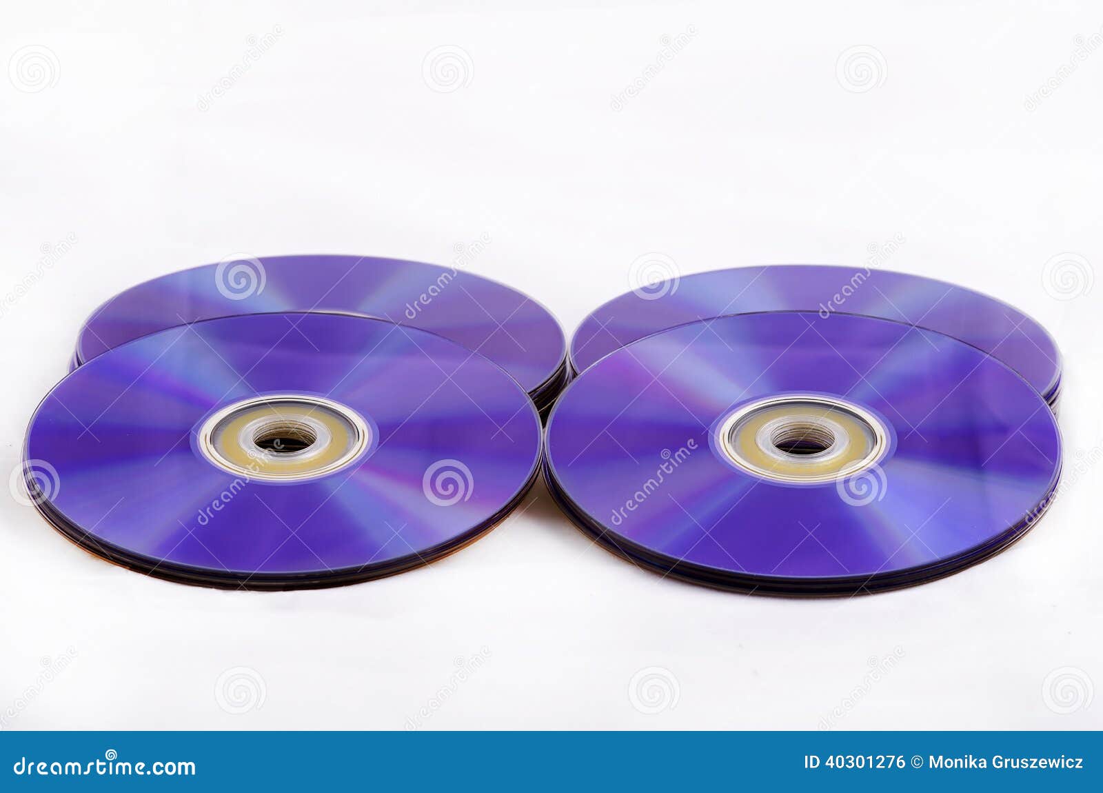 Medios De Digitaces Para Almacenar Datos. Foto de archivo - Imagen de ...