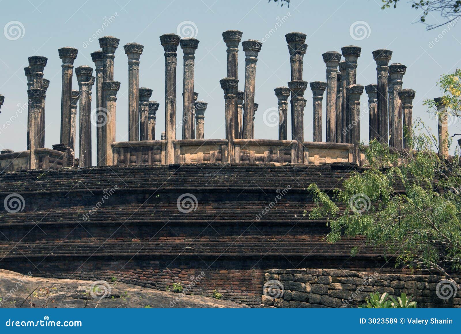 Medirigiriya stock image. Image of buddhism, concentric - 3023589