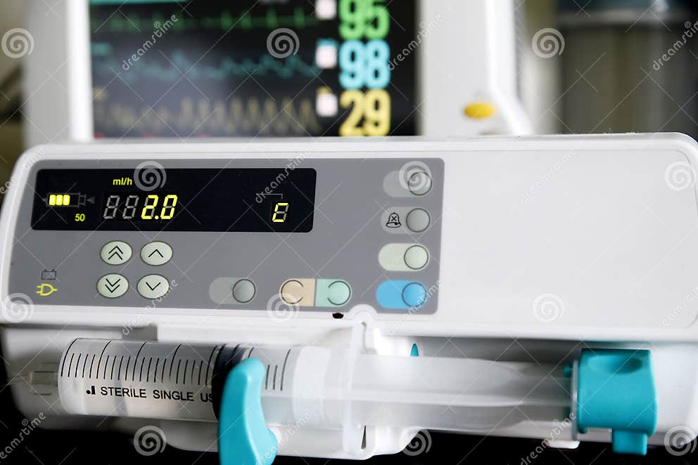 Medische spuitpomp stock foto. Image of kliniek, medisch - 20768016