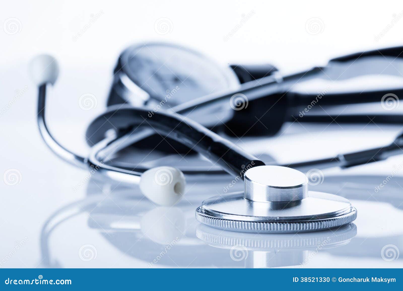 Medische stethoscoop stock foto. Image of hulpmiddel - 38521330