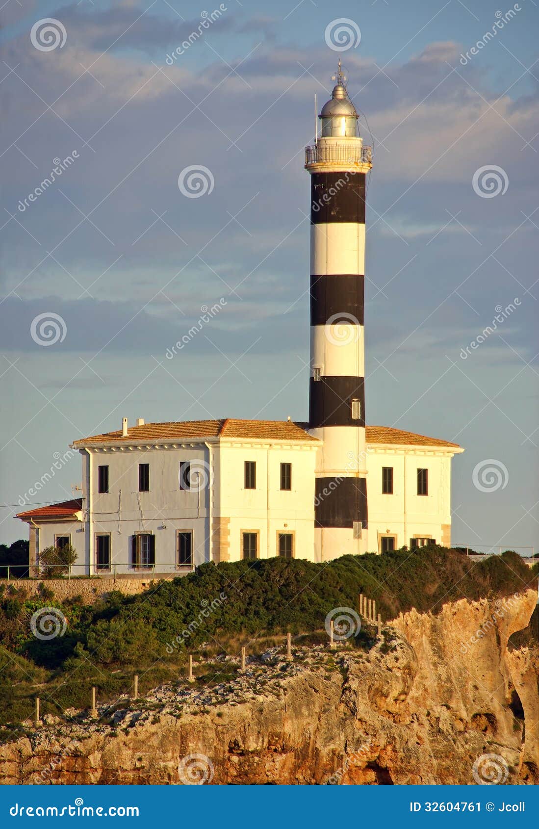 Mediterranean Lighthouse stock image. Image of outdoor - 32604761