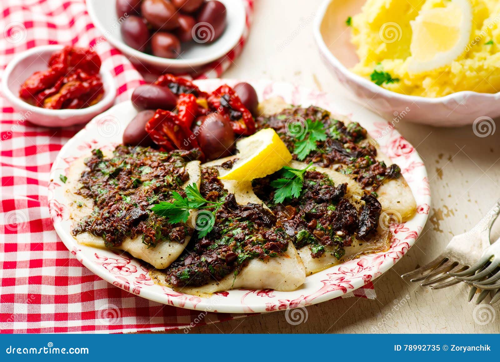 Mediterranean Spiced Fish Fillets Stock Image - Image of green, seafood ...