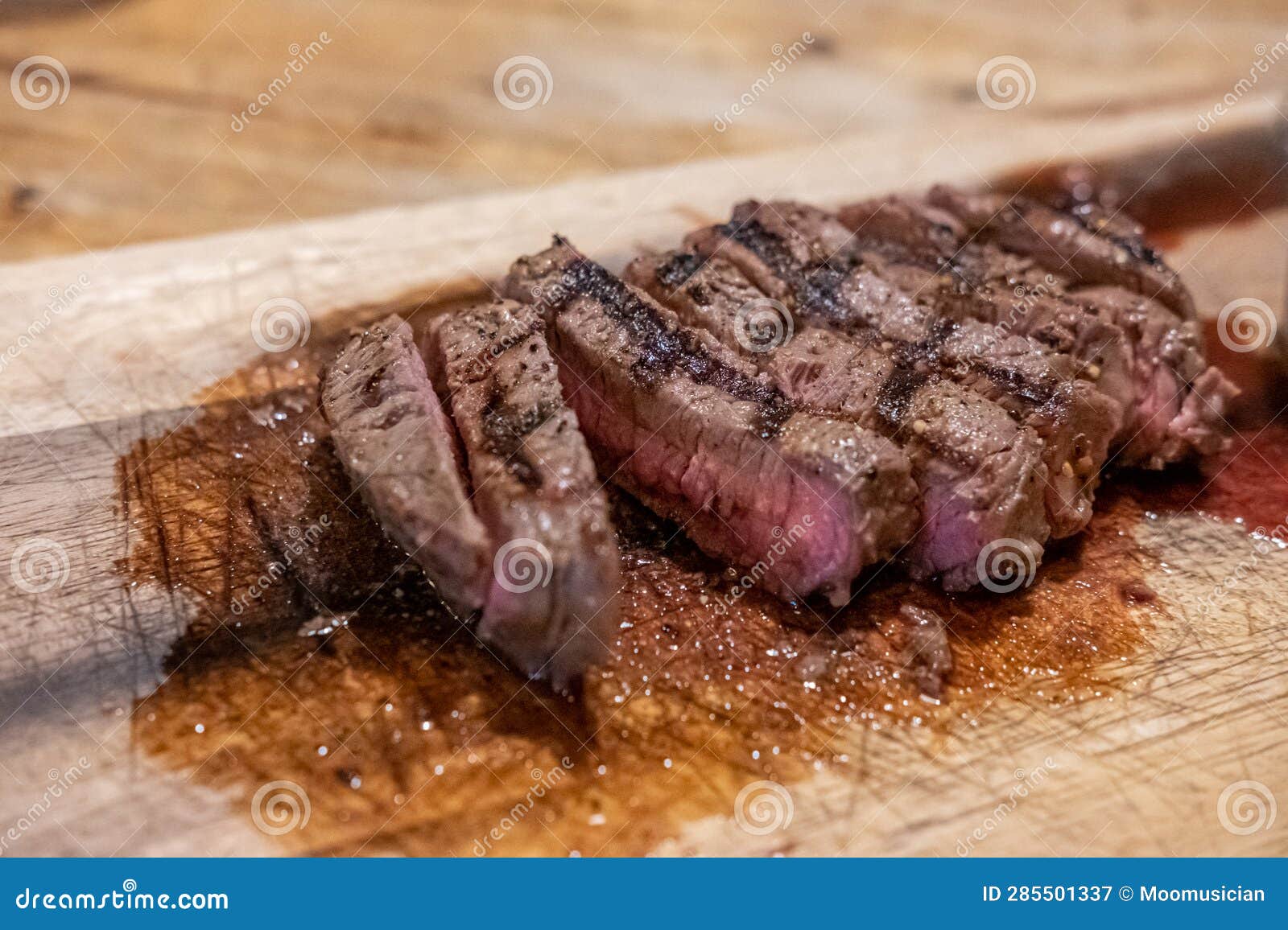 Medium rare meat stock image. Image of fillet, board - 285501337