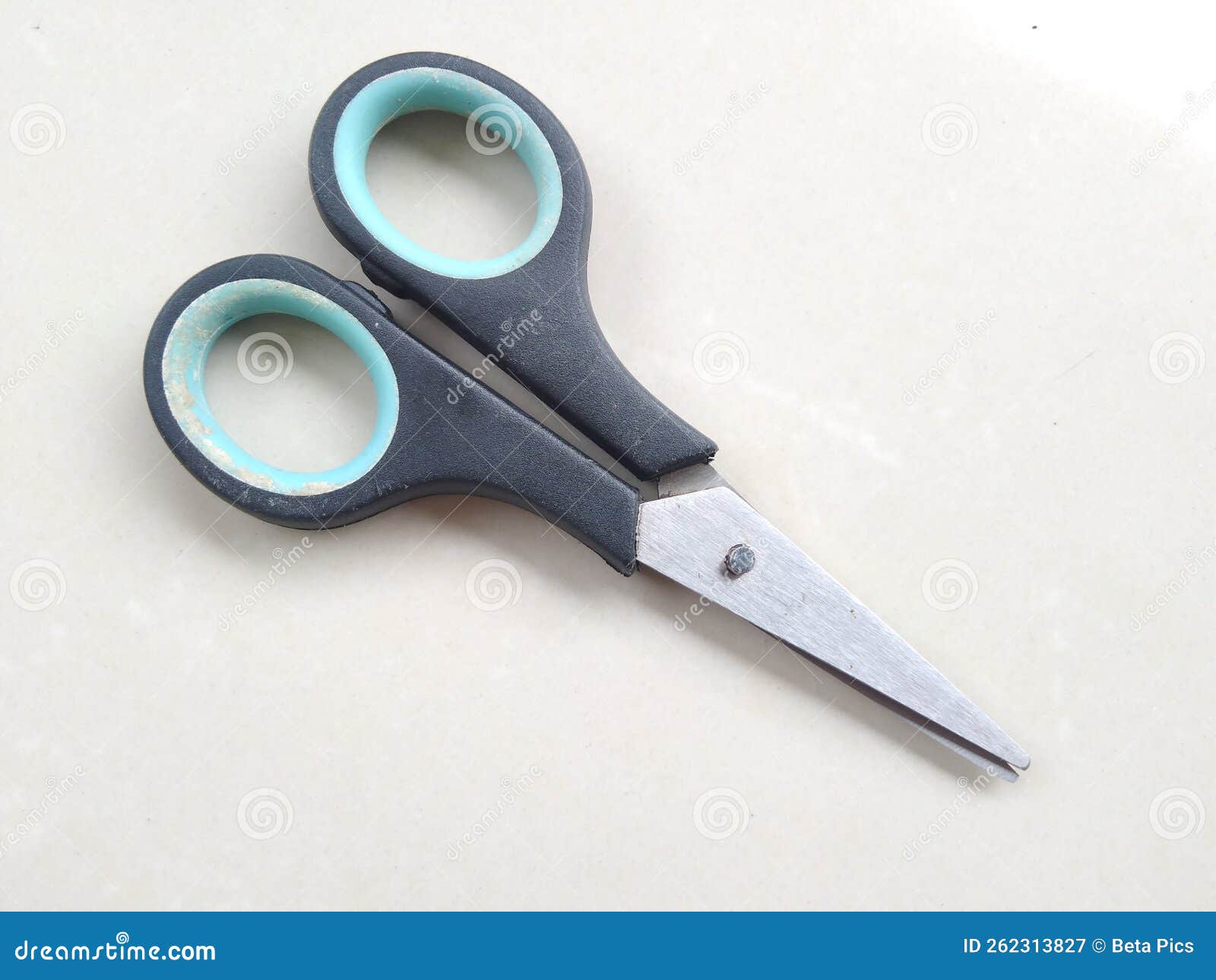 Medium-sized Scissors are Very Sharp Stock Image - Image of iron, metal ...