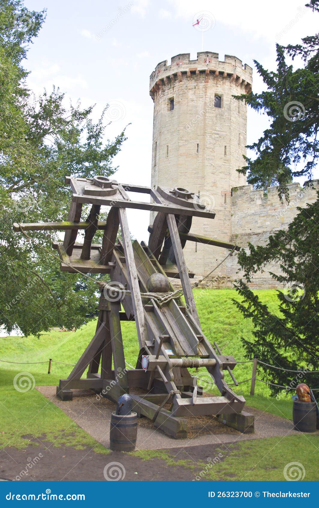 Medival Catapult at Warwick Castle Stock Photo - Image of defenses ...