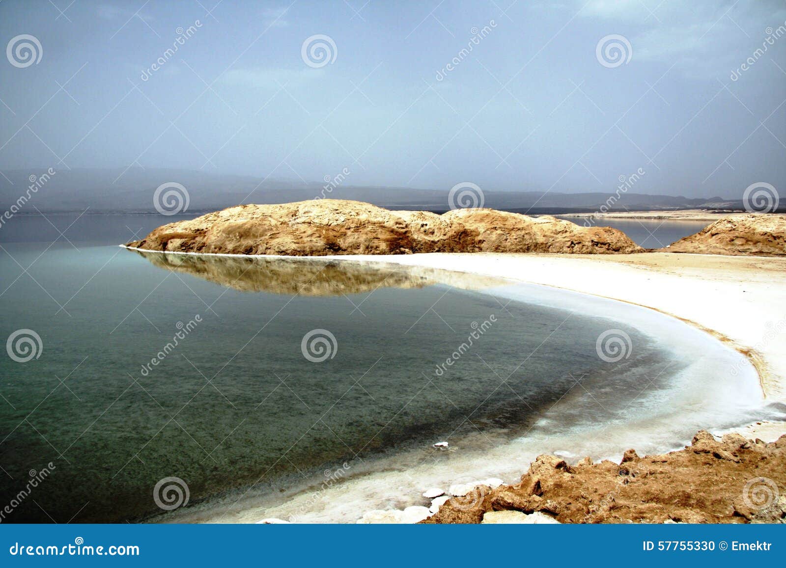 Meer Assal stock foto. Image of waarneming, hemel, djibouti - 57755330