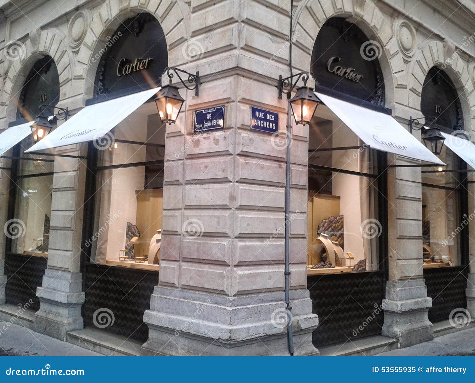 Meer Cartier De Winkel Van Lux Redactionele Afbeelding - Image of euro ...