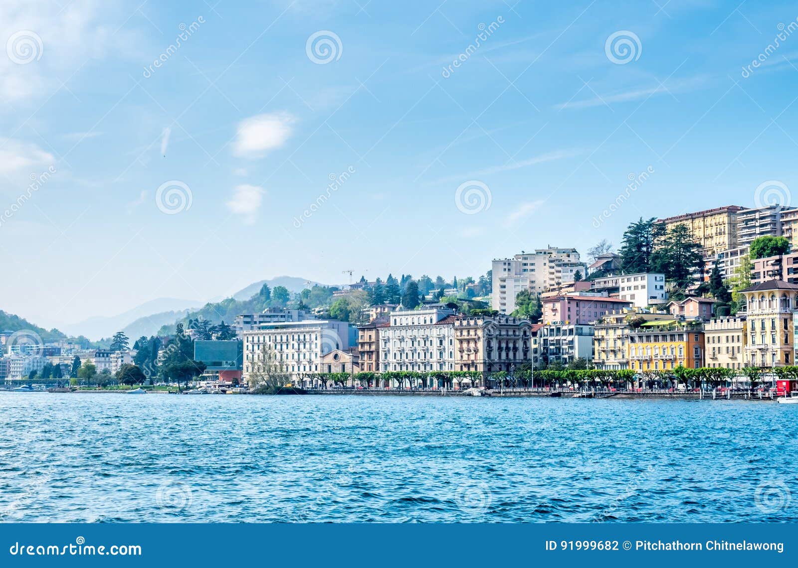 Meer Lugano in Zwitserland redactionele fotografie. Image of rand ...