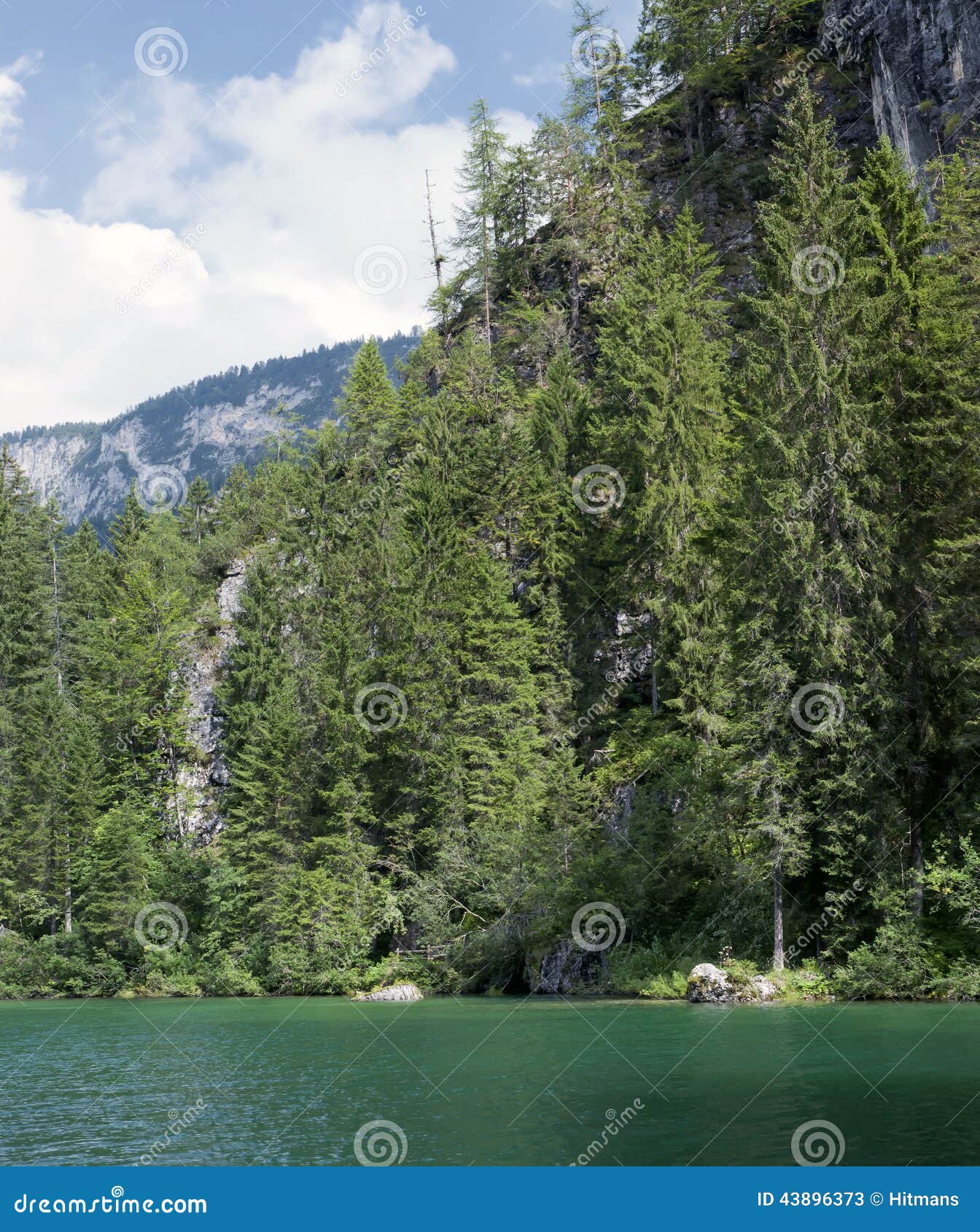 Meer Tovel in Het Dolomiet, Italië Stock Afbeelding - Image of blauw ...