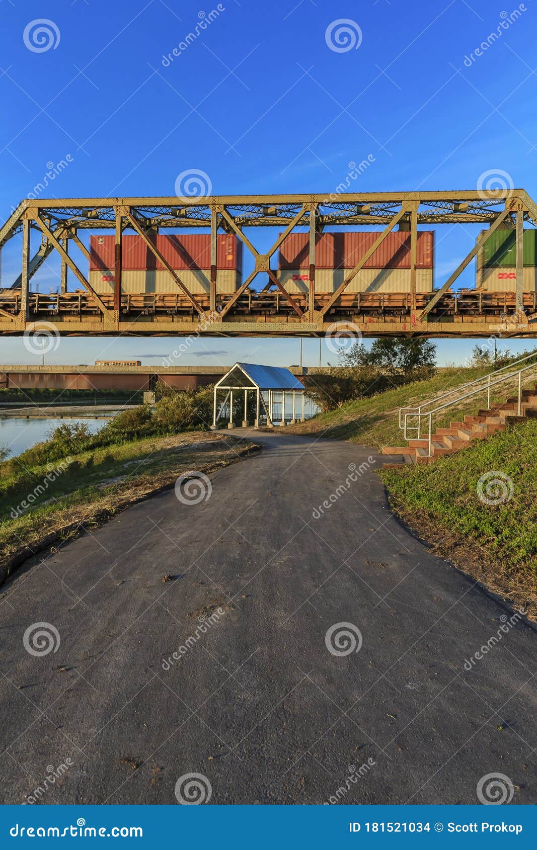 Meewasin Trail stock photo. Image of foliage, steel - 181521034