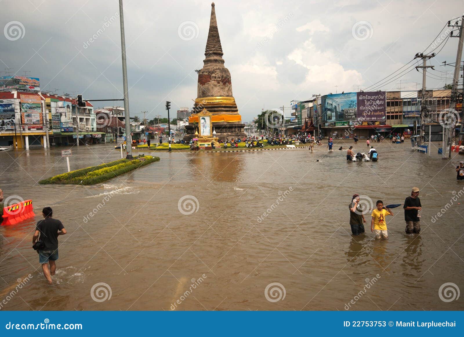 Mega floods in Thailand. editorial stock photo. Image of people - 22753753