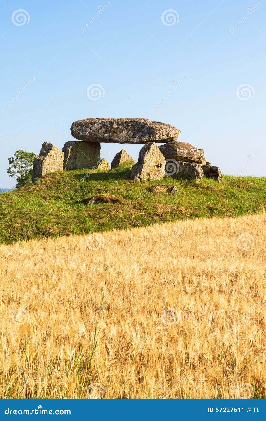 Megalith Grave Stock Image | CartoonDealer.com #25387849