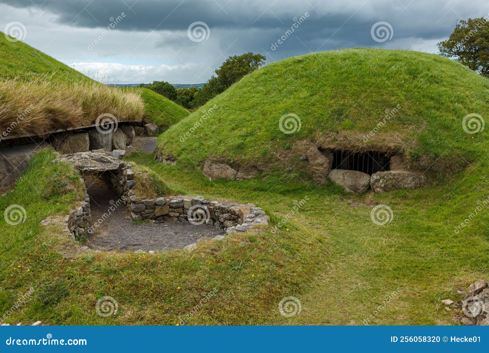 Megalithic Tombs of Newgrange in Ireland Stock Photo - Image of green ...