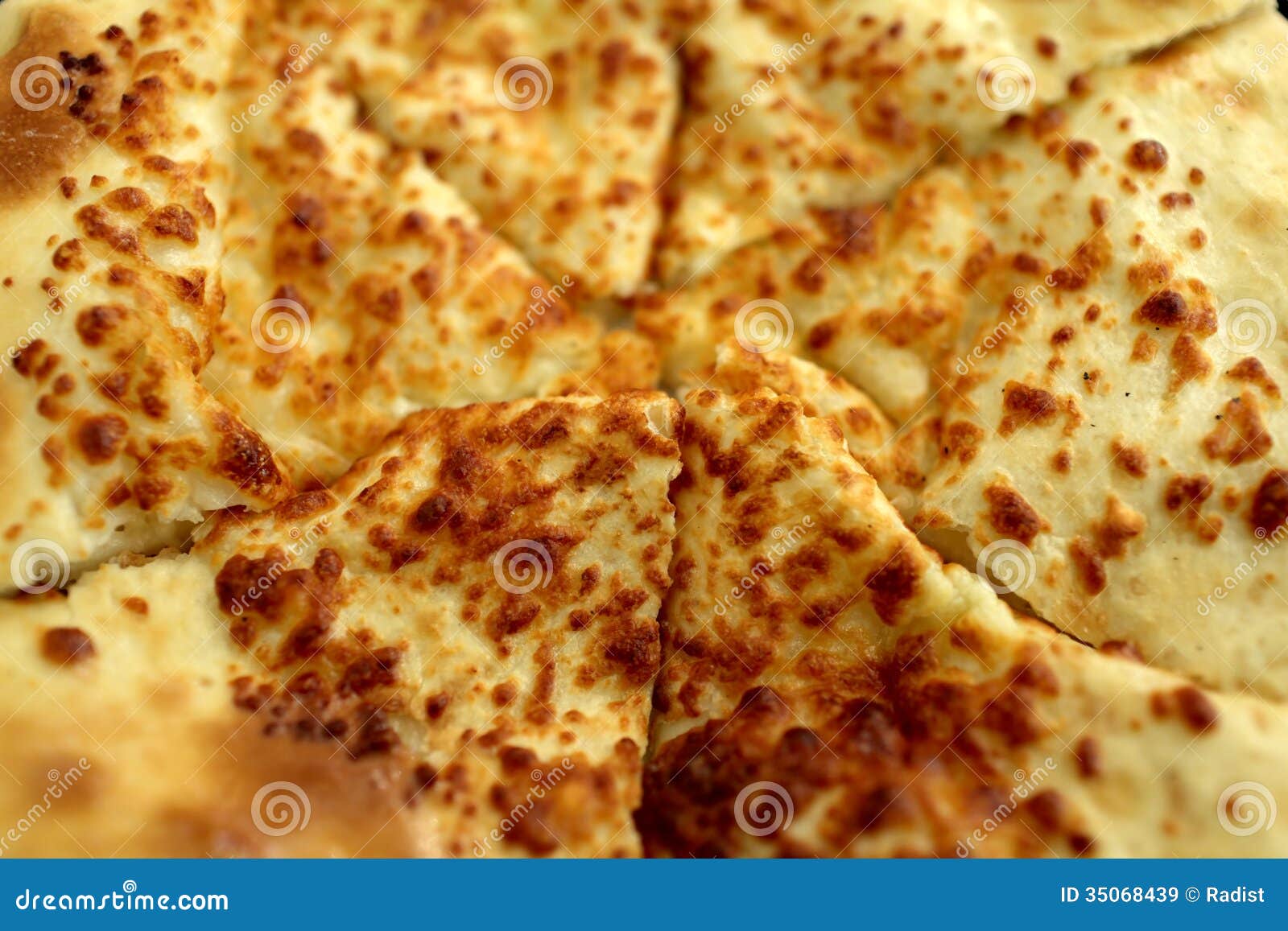 Megruli Khachapuri immagine stock. Immagine di grasso - 35068439