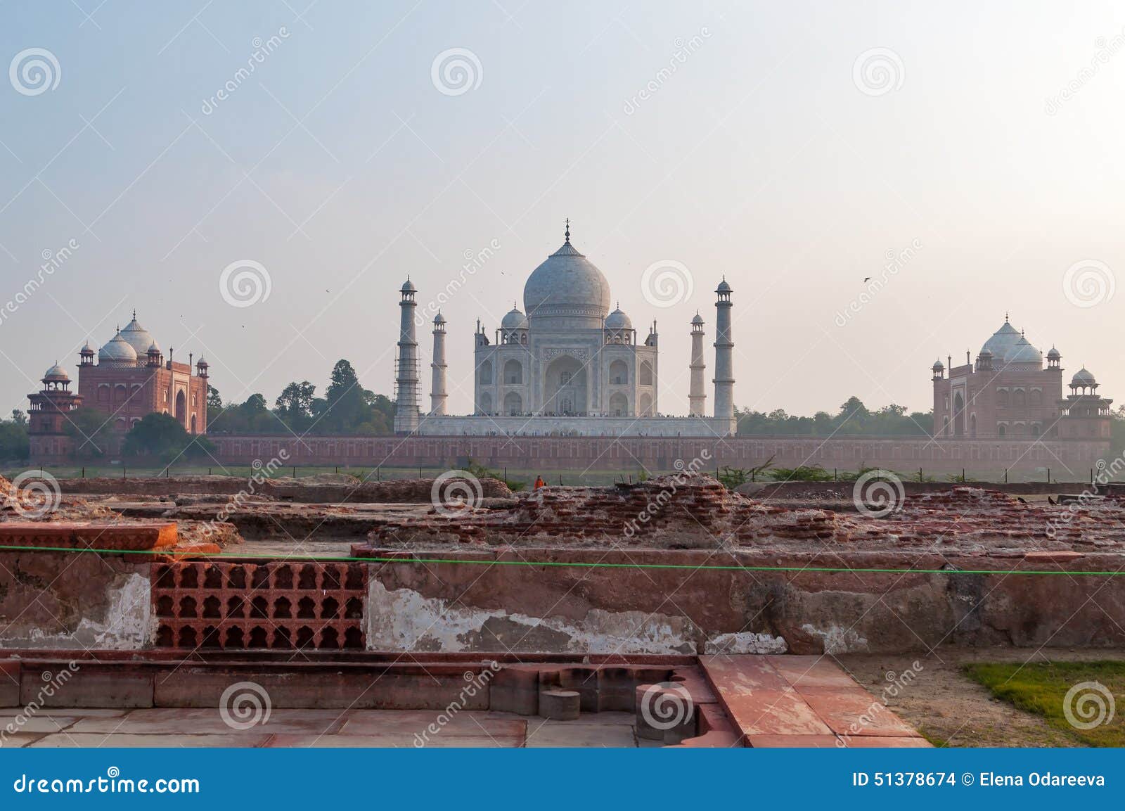 Mehtab Bagh. View of Taj Mahal in the Evening Stock Photo - Image of ...