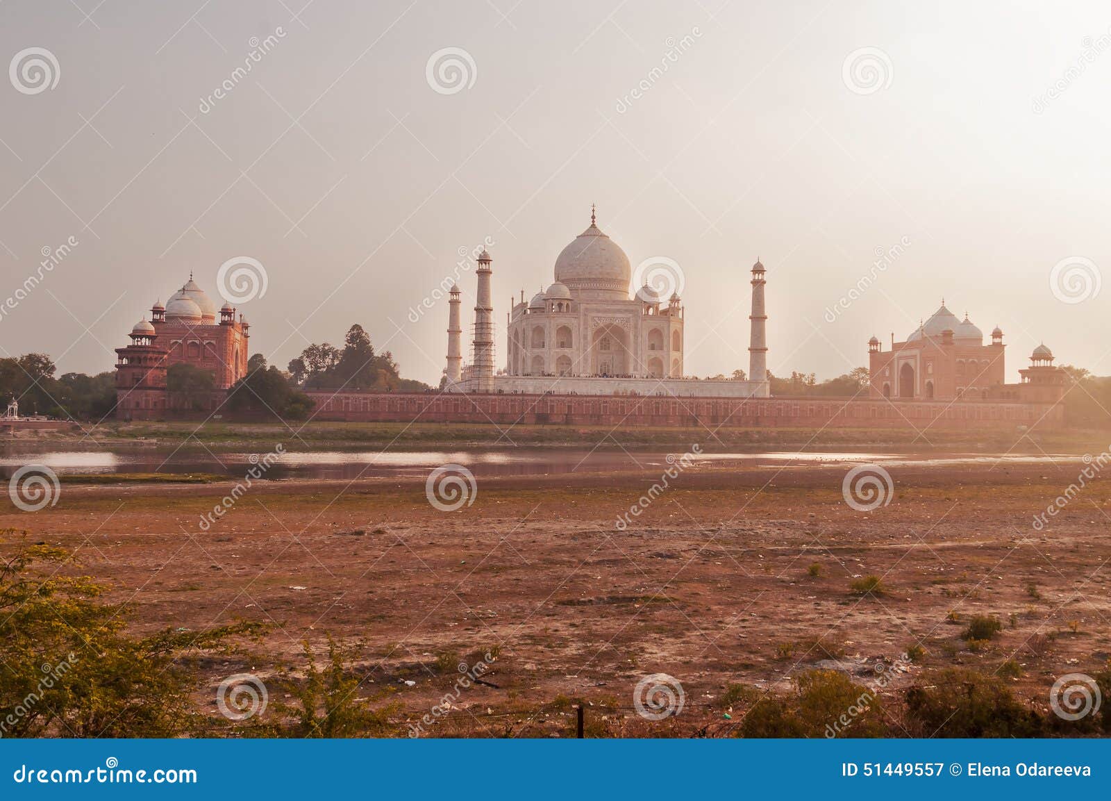 Mehtab Bagh. View of Taj Mahal in the Evening Stock Image - Image of ...