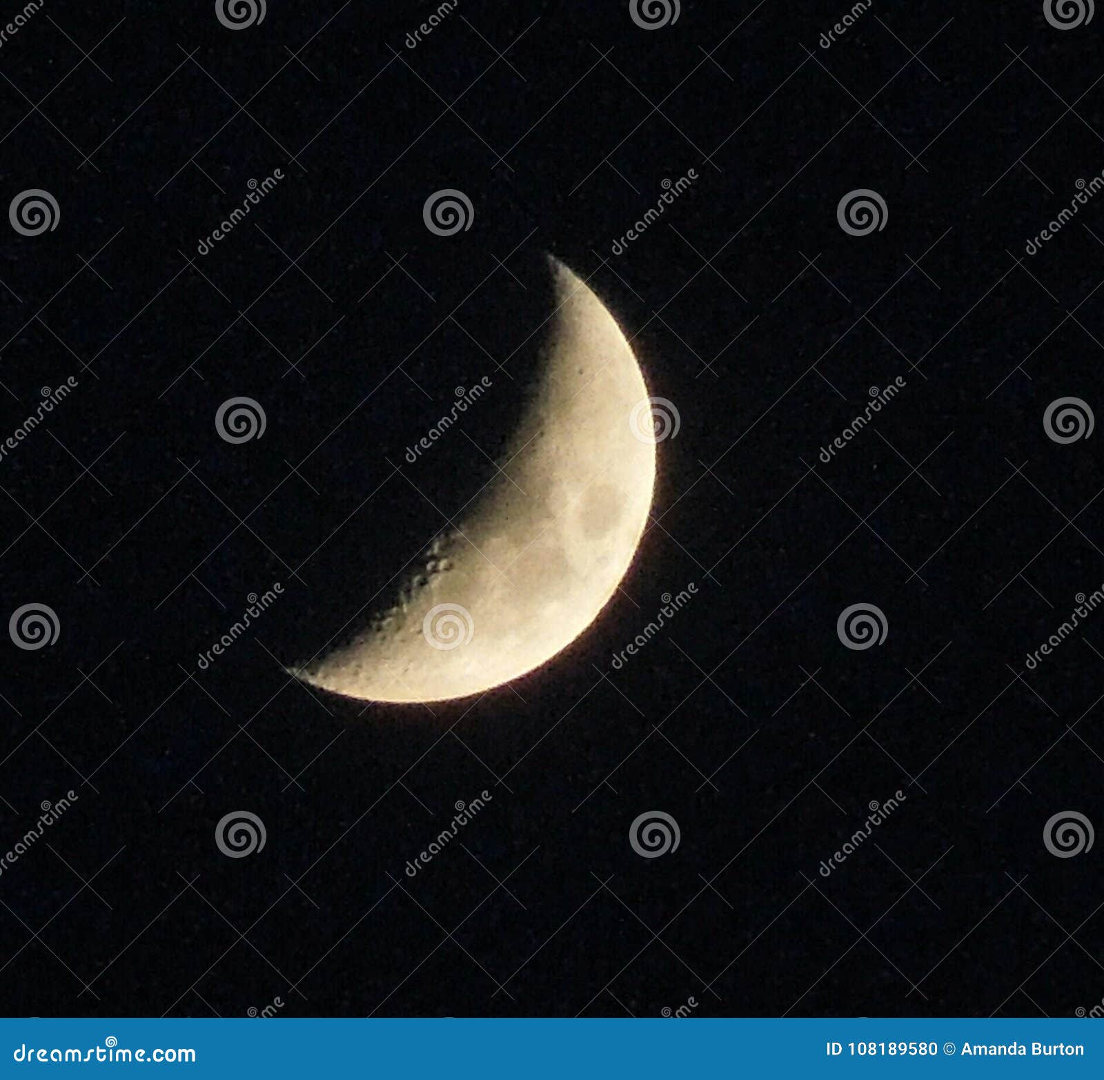 Meia lua foto de stock. Imagem de noite, meio - 108189580