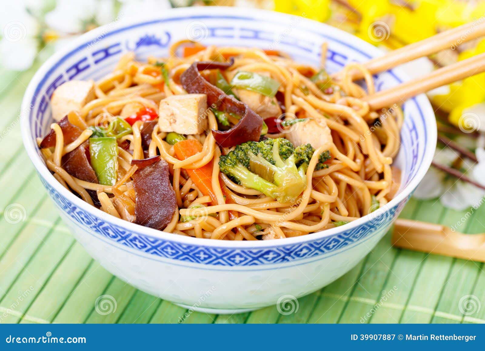 Mein da comida imagem de stock. Imagem de bambu, alho - 39907887