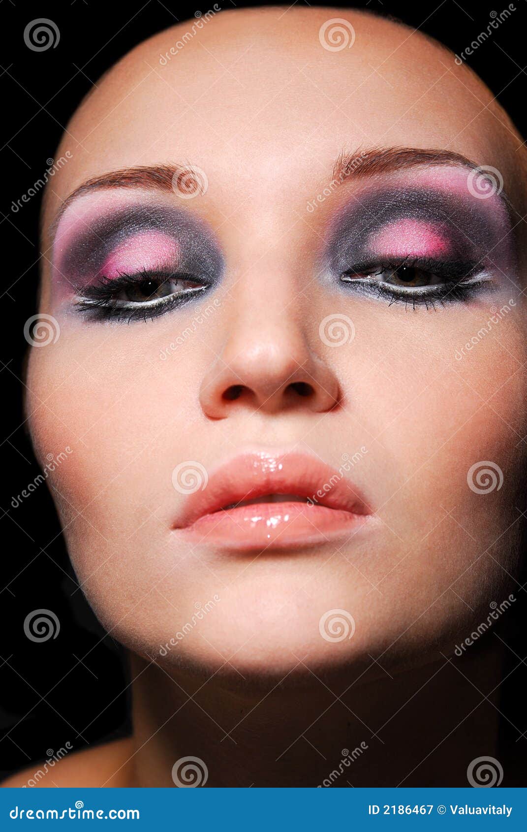 Meisje met kaal hoofd. stock afbeelding. Image of adulatie - 2186467