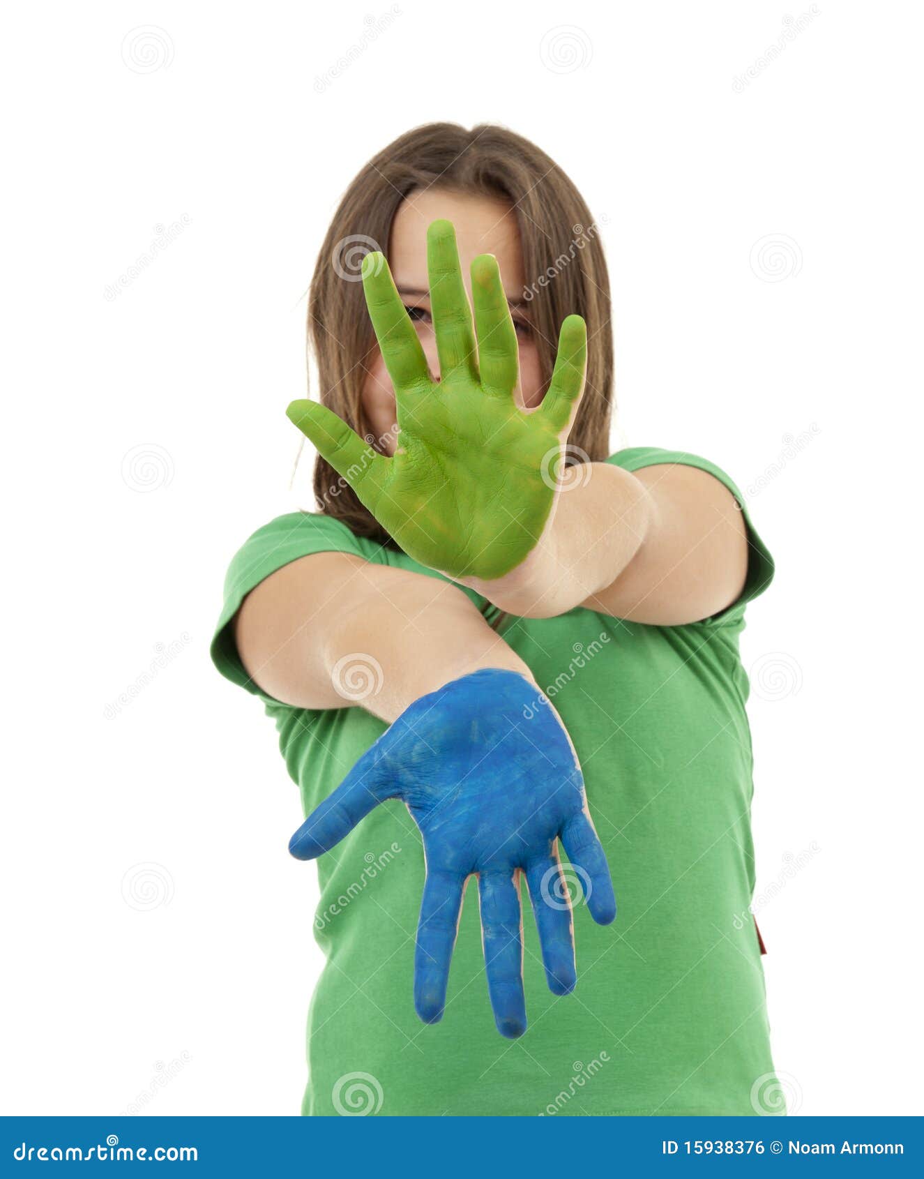 Meisje met verf op handen stock foto. Image of kinderjaren - 15938376