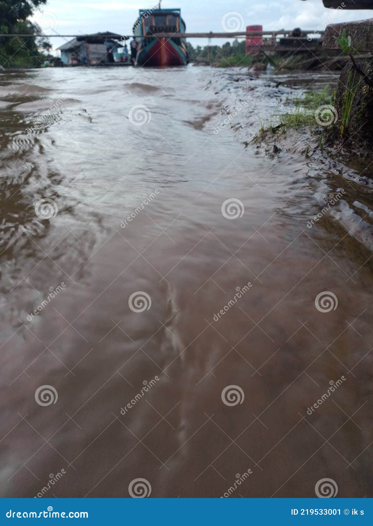 Melawi river water level stock image. Image of freezing - 219533001