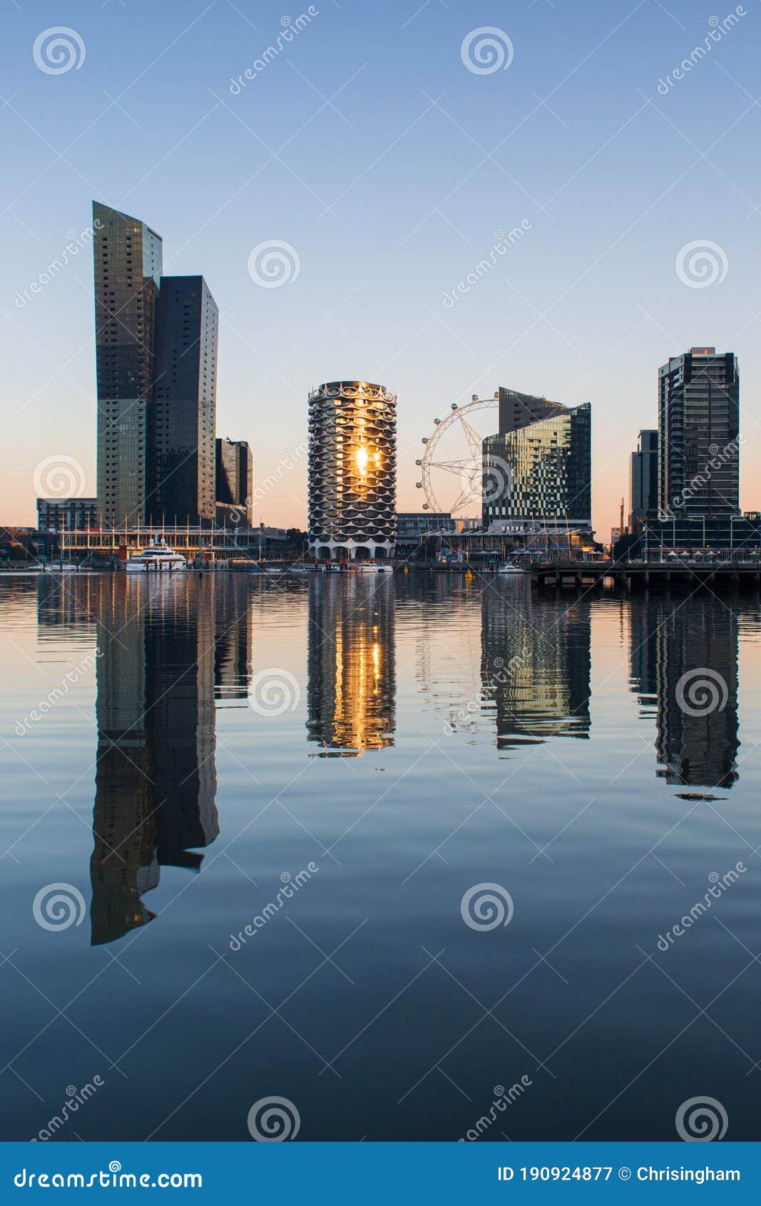 MELBOURNE, AUSTRALIA - 25 August 2018: Morning Reflections in ...