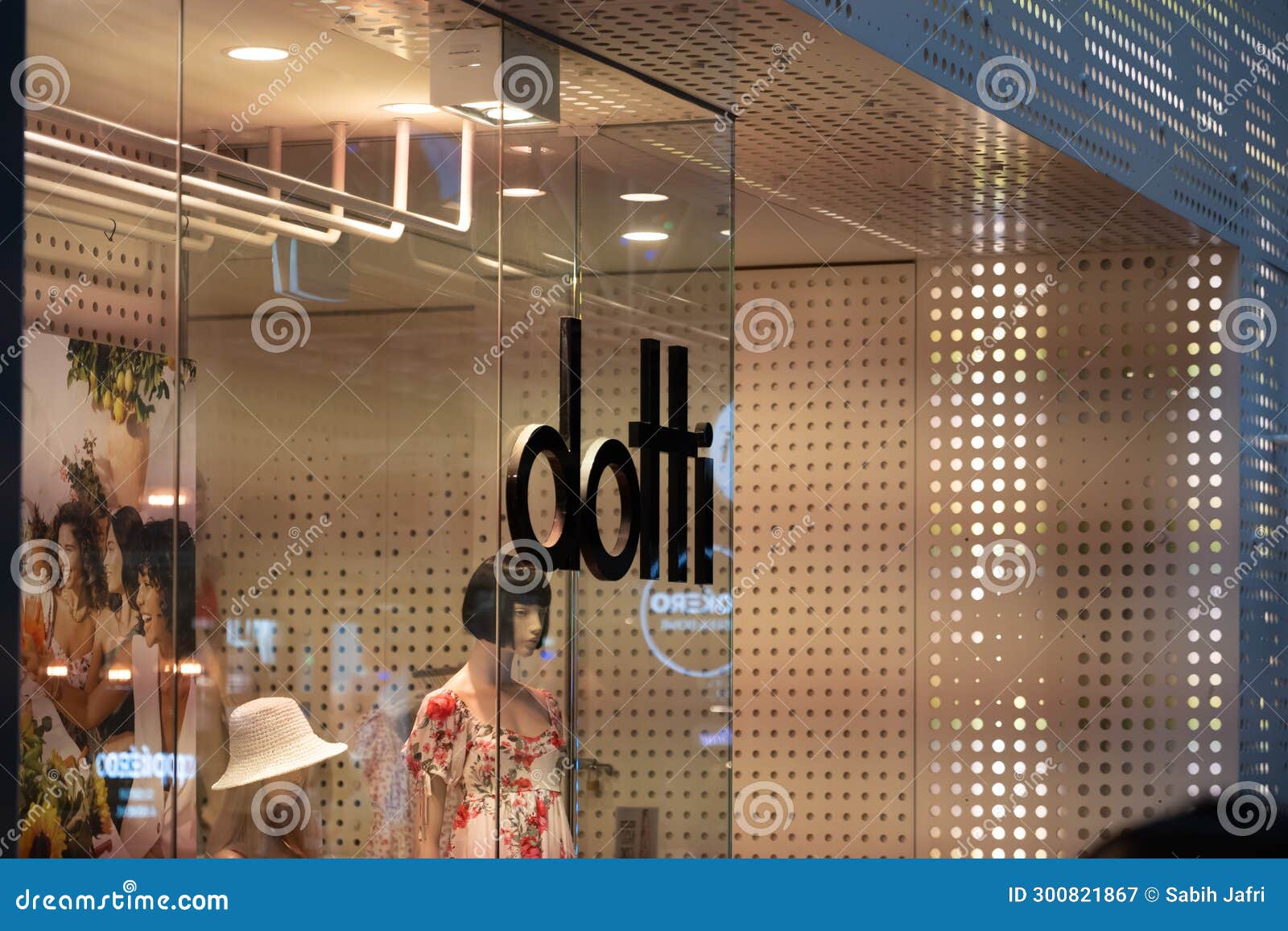Melbourne, Australia: 12-5-2023: Dotti Store Sign Editorial Photography ...