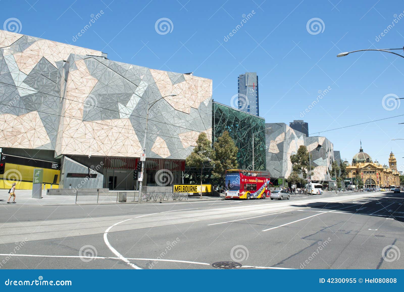 Melbourne Flinders Railway Station Entrance Gates Editorial Image ...