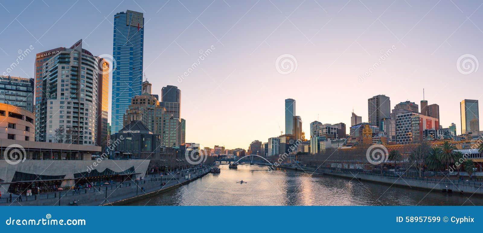 Melbourne at sunset editorial stock image. Image of melbourne - 58957599