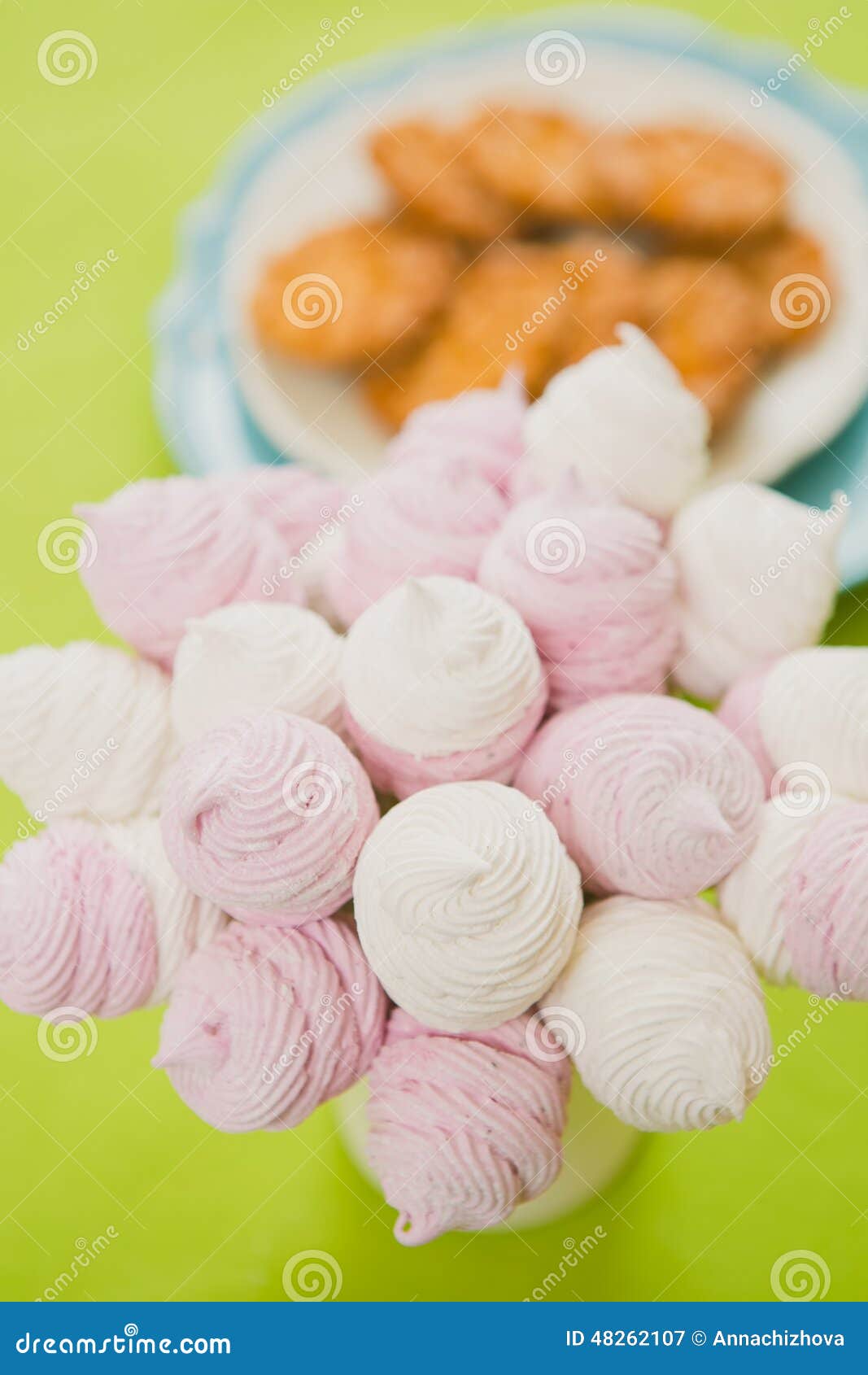 Melcocha Rosada Y Blanca Hecha En Casa Imagen de archivo - Imagen de ...