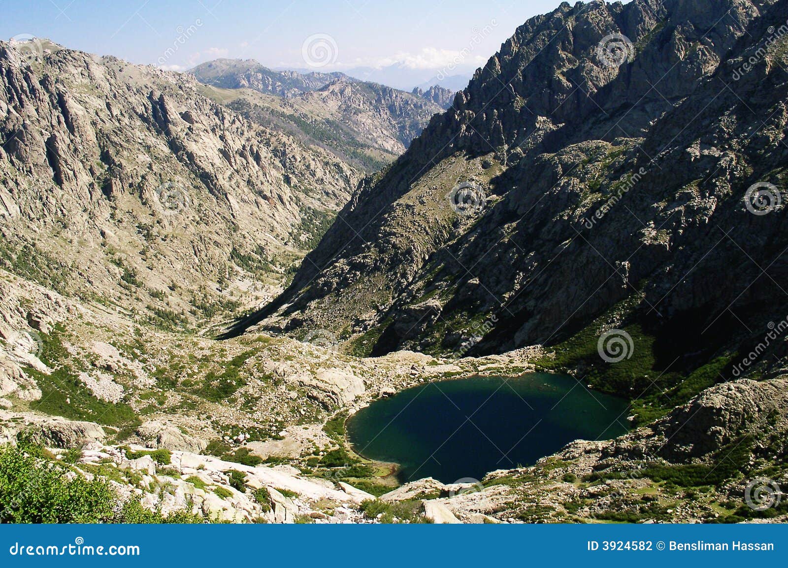 Melo Lake Royalty-Free Stock Photography | CartoonDealer.com #55333523