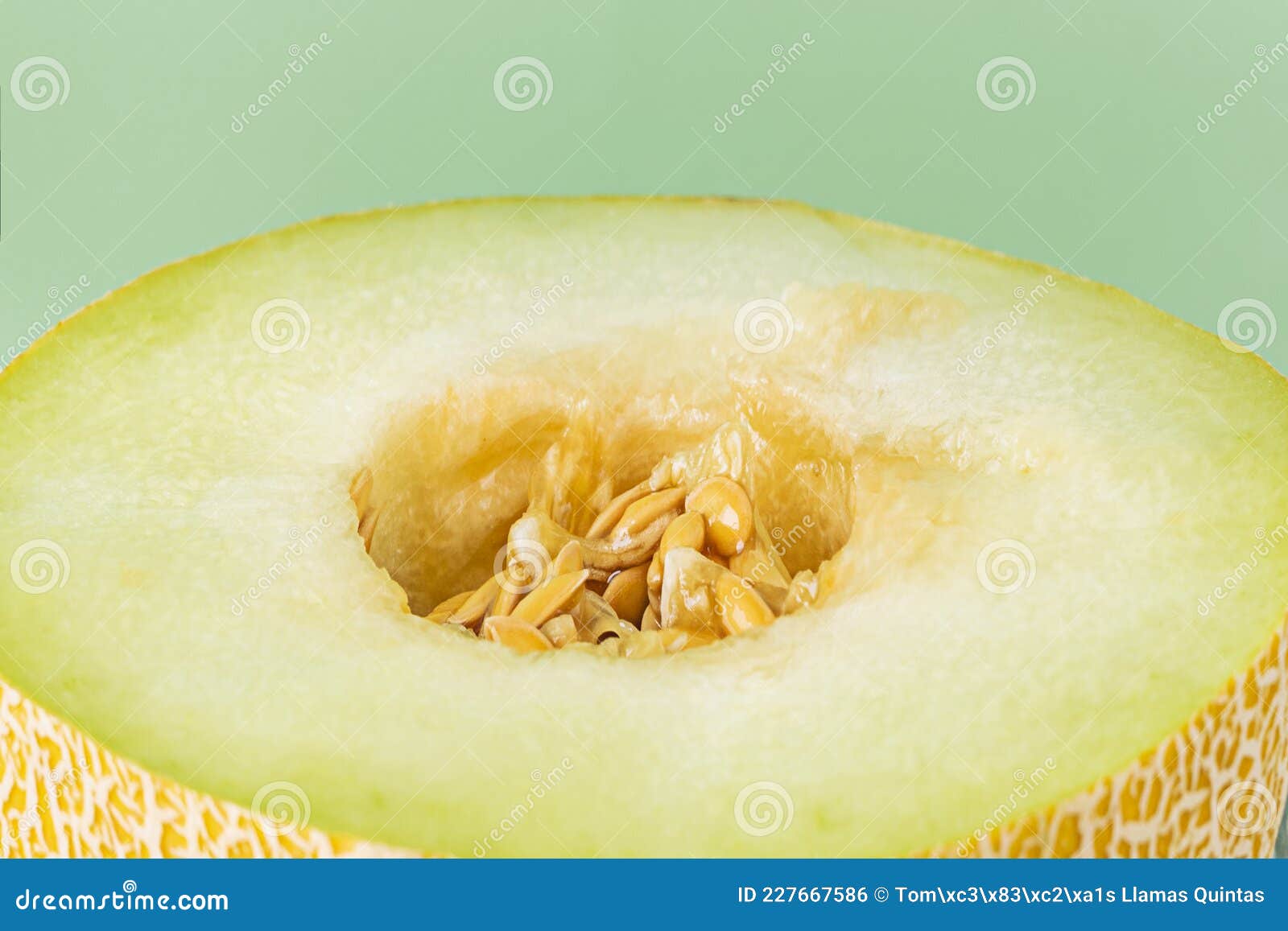 Melon De La Galia Split in Half with the Seeds Stock Photo - Image of ...