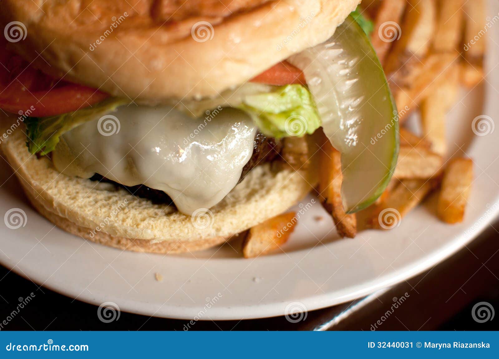 Melted Cheese Inside Burger Stock Image - Image of plate, onion: 32440031