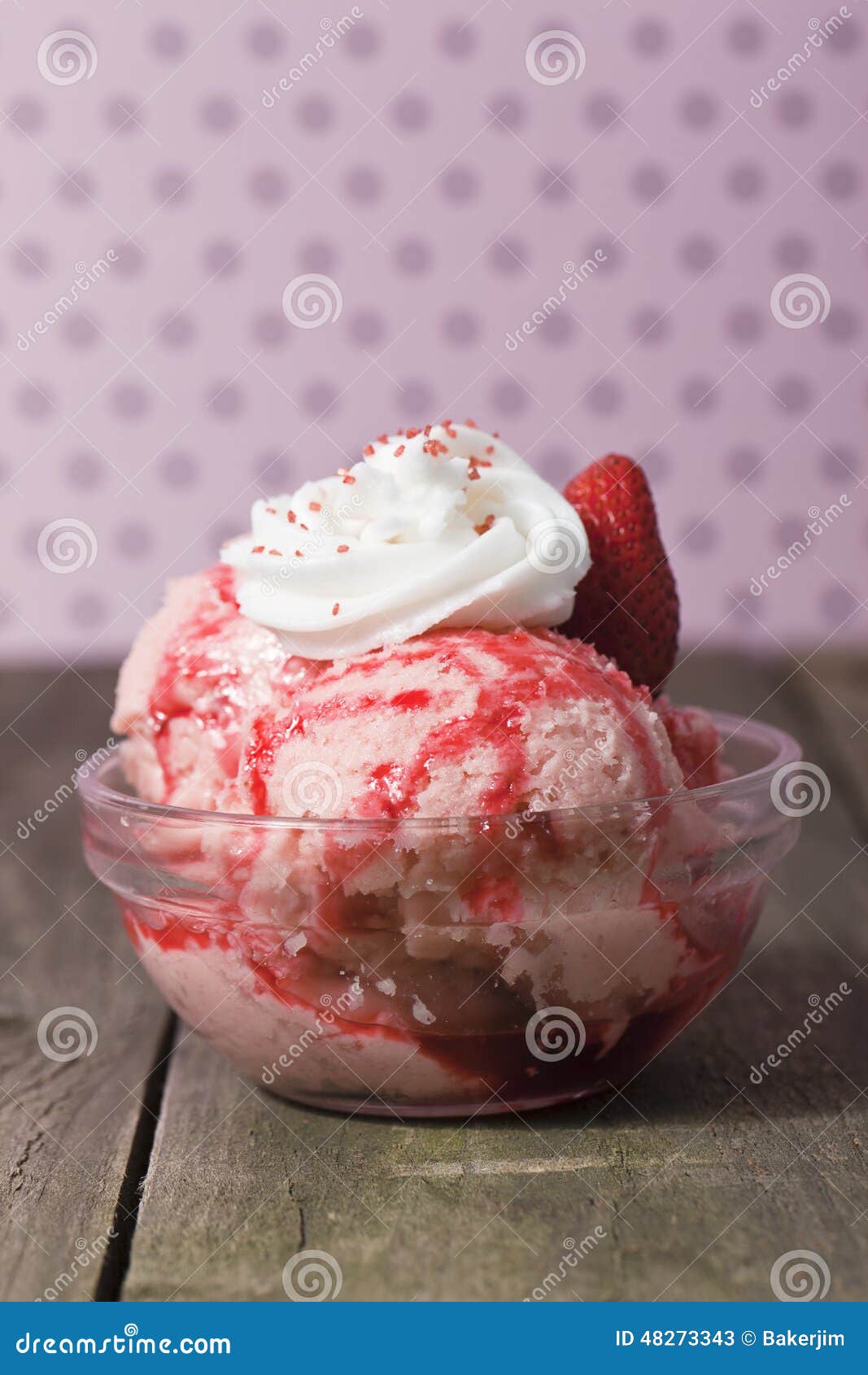 Melted Strawberry Ice Cream Stock Image - Image of dairy, bowl: 48273343