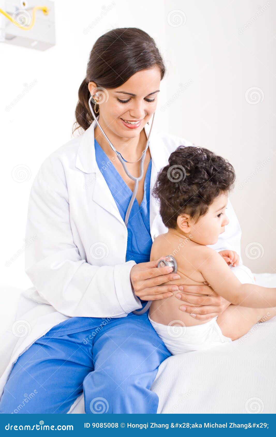 Membre Du Personnel Soignant Photo stock - Image du amical, coffre: 9085008