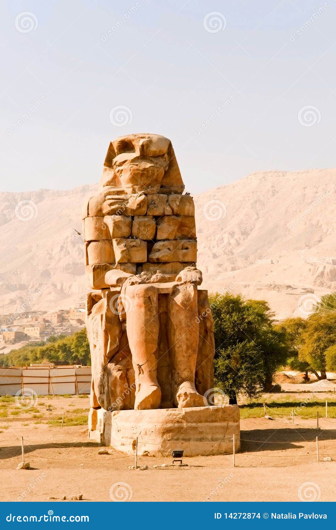 Memnon fotografia stock. Immagine di colonna, obelisco - 14272874