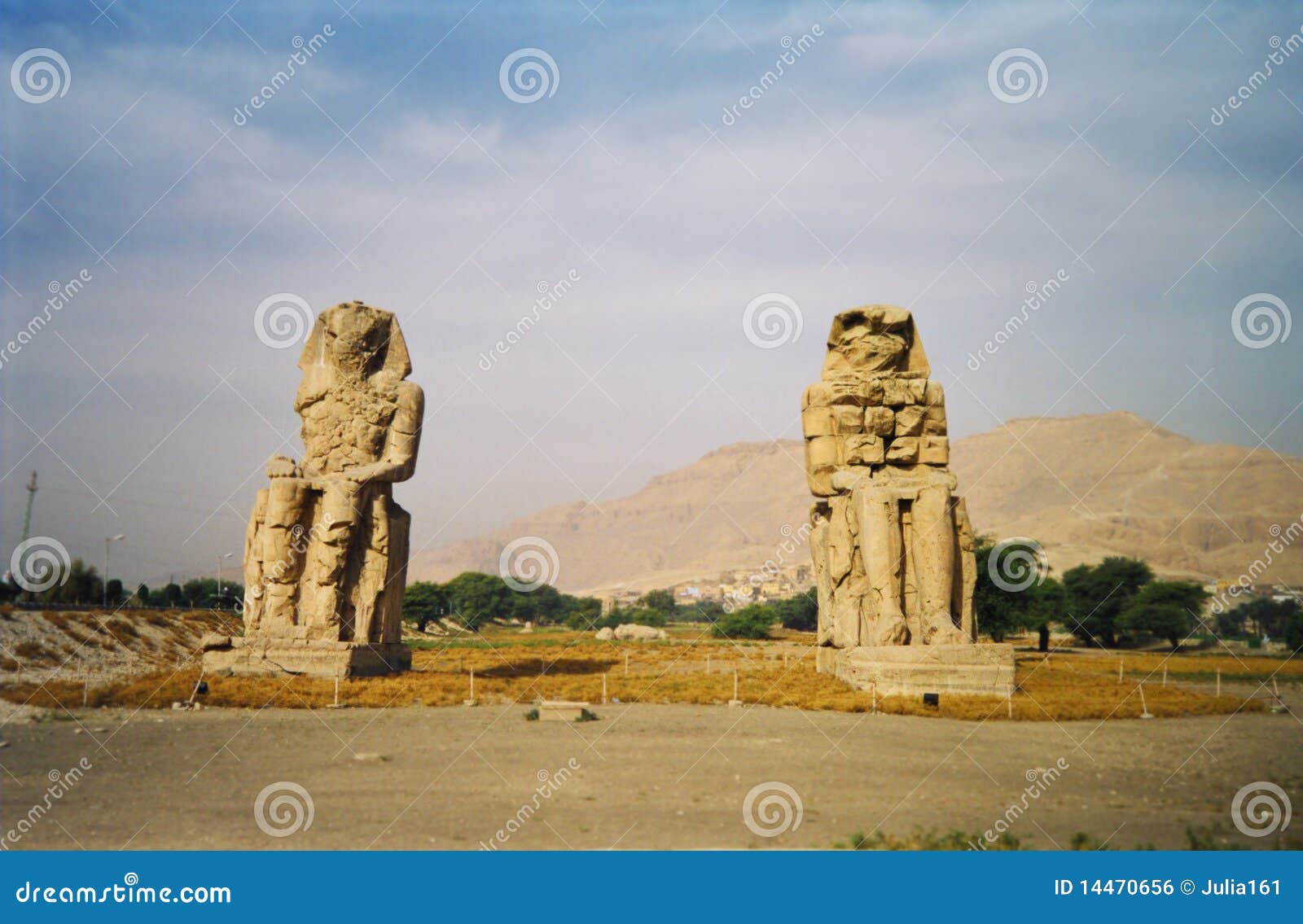 Memnone Colossus in Luxor. Egypt Stock Photo - Image of egypt, culture ...
